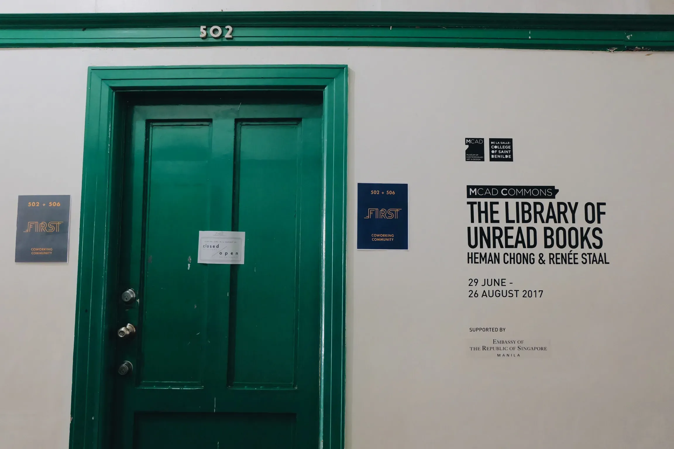 The Library of Unread Books - Aeronauticat